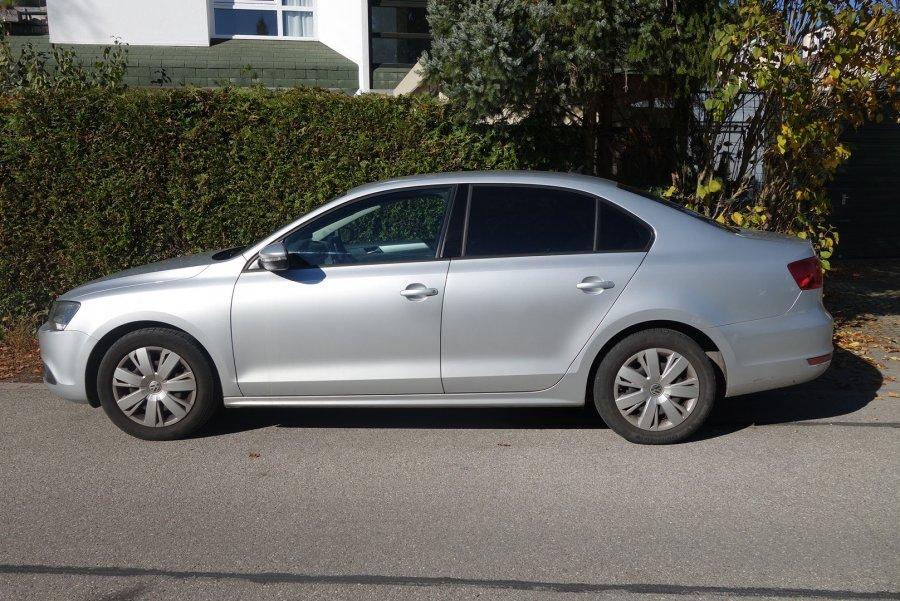 VW - Jetta Vi Comfortline Bluemotion EZ 01/2011
